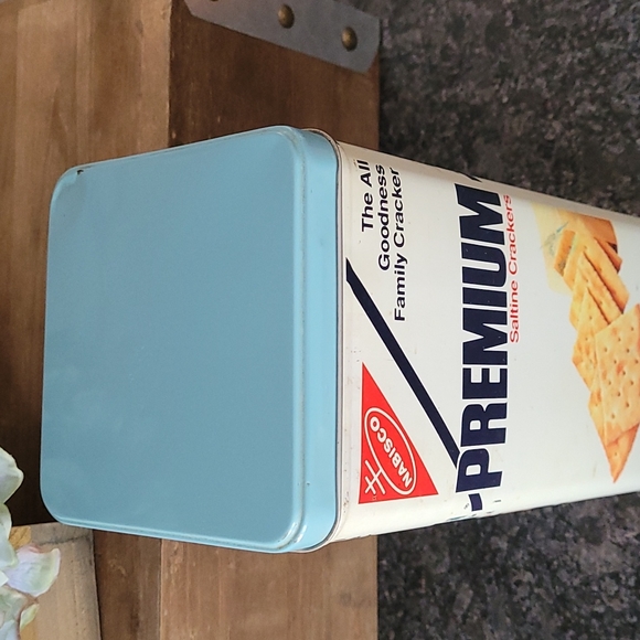 Vintage | Kitchen | Vintage Nabisco Saltine Cracker Storage Tin | Poshmark